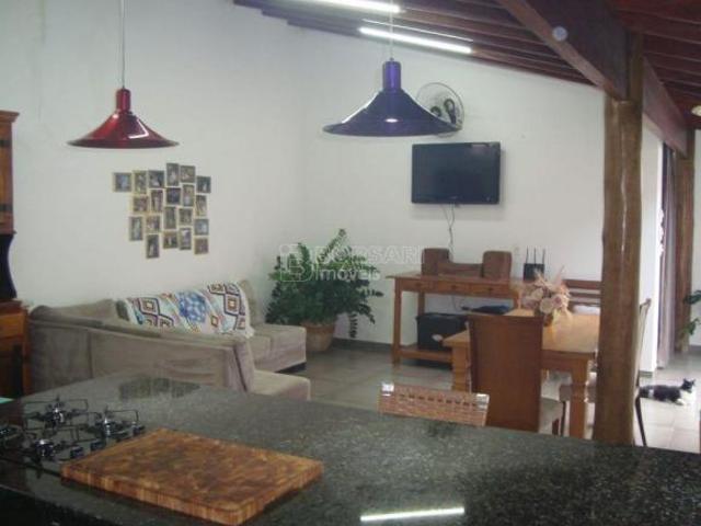 Casa para venda em Centro de 191.00m² com 3 Quartos, 1 Suite e 2 Garagens