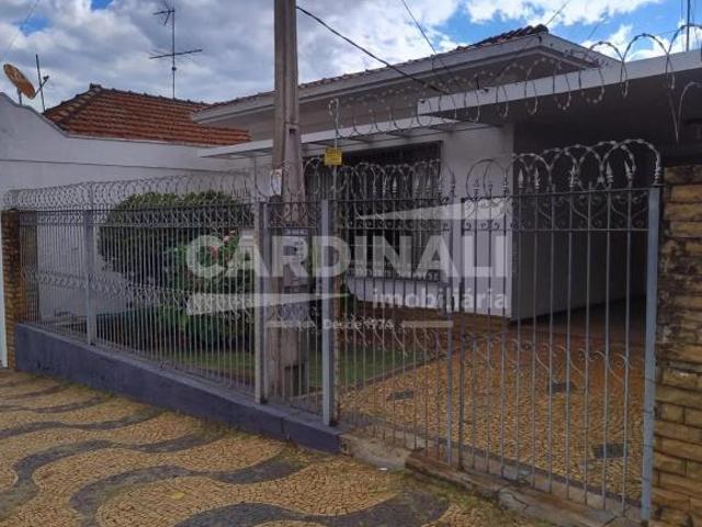 Casa para venda em Centro de 191.00m² com 3 Quartos e 2 Garagens