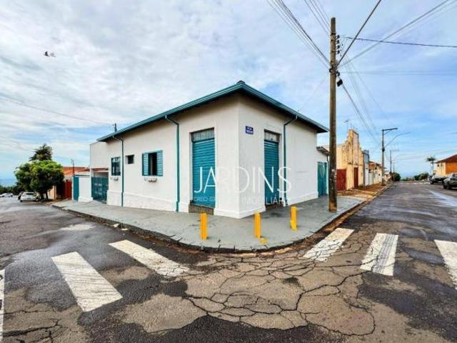 Casa para venda em Centro de 196.00m² com 2 Quartos, 2 Suites e 5 Garagens