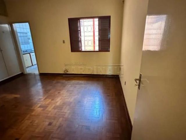 Casa para venda em Centro de 199.00m² com 3 Quartos, 1 Suite e 3 Garagens