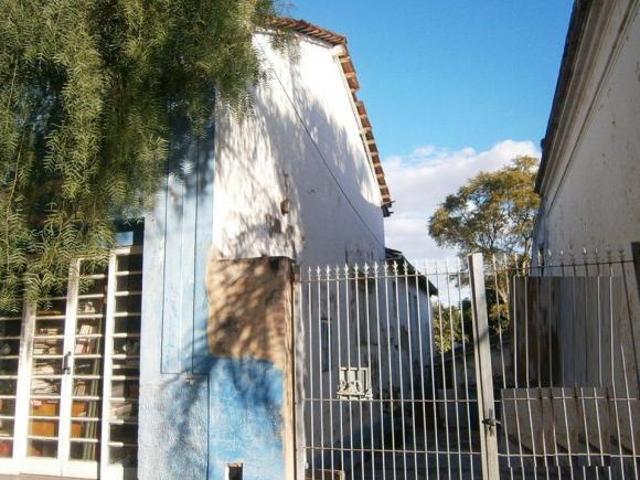 Casa para venda em Centro de 107.00m² com 2 Quartos e 2 Garagens