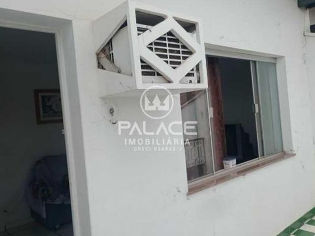 Casa para venda em Centro de 118.00m² com 2 Quartos, 1 Suite e 2 Garagens