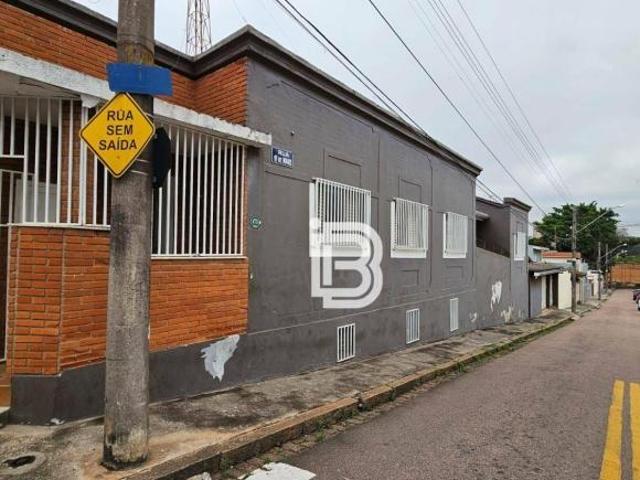 Casa para venda em Centro de 126.00m² com 3 Quartos e 3 Garagens