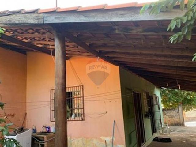 Casa para venda em Centro de 129.00m² com 1 Quarto e 2 Garagens