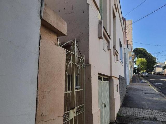 Casa para venda em Centro de 130.00m² com 2 Quartos, 1 Suite e 1 Garagem