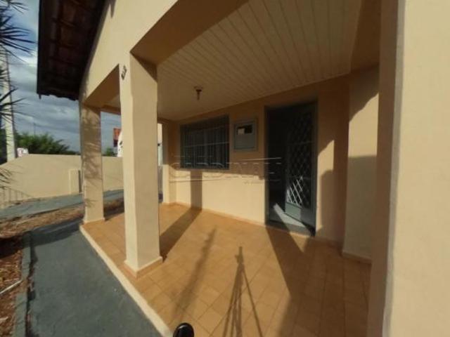 Casa para venda em Centro de 137.00m² com 2 Quartos e 2 Garagens
