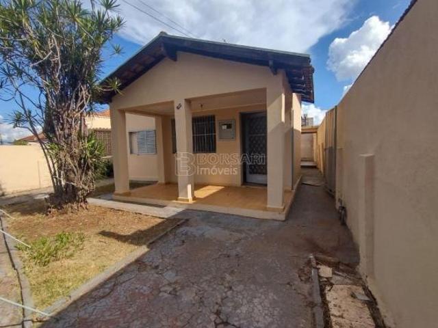Casa para venda em Centro de 137.00m² com 3 Quartos e 1 Garagem