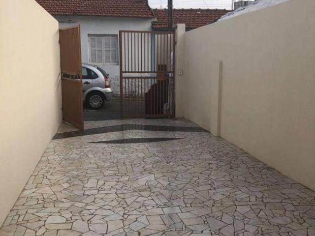 Casa para venda em Centro de 135.00m² com 2 Quartos e 3 Garagens