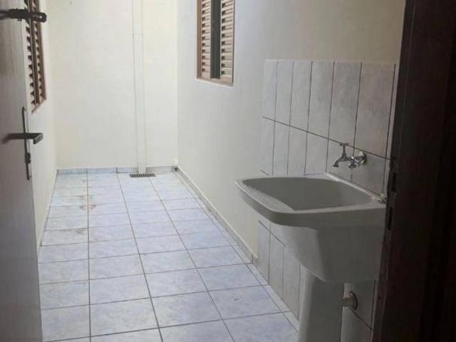 Casa para venda em Centro de 135.00m² com 2 Quartos e 3 Garagens