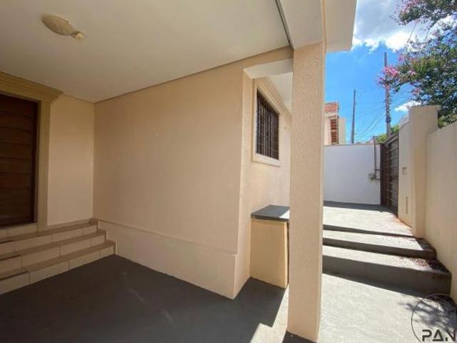 Casa para venda em Centro de 136.00m² com 3 Quartos, 1 Suite e 3 Garagens