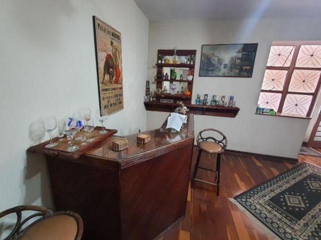 Casa para venda em Centro de 240.00m² com 3 Quartos, 2 Suites e 2 Garagens
