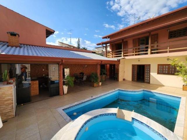 Casa para venda em Centro de 250.00m² com 3 Quartos e 1 Suite