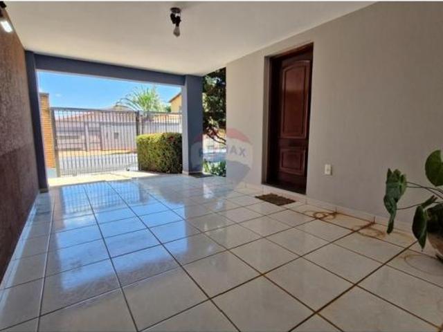 Casa para venda em Centro de 252.00m² com 5 Quartos, 2 Suites e 5 Garagens