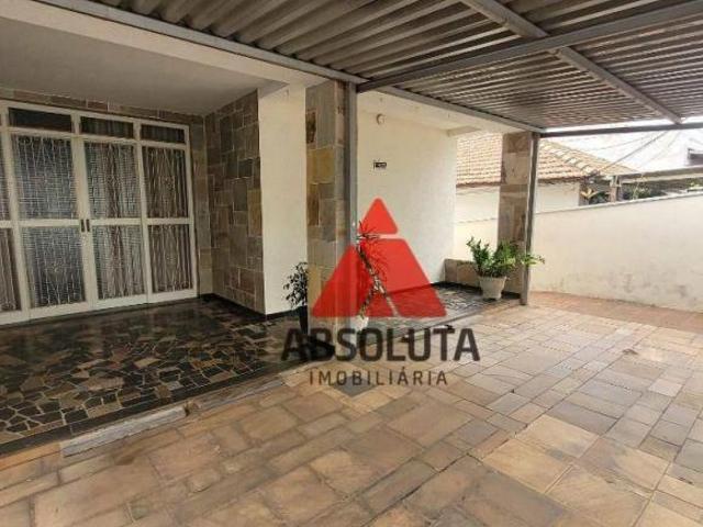 Casa para venda em Centro de 255.00m² com 3 Quartos, 1 Suite e 3 Garagens