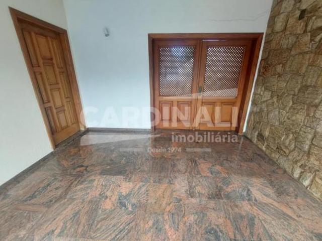 Casa para venda em Centro de 255.00m² com 3 Quartos, 2 Suites e 4 Garagens