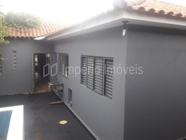 Casa para venda em Centro de 260.00m² com 3 Quartos, 1 Suite e 1 Garagem