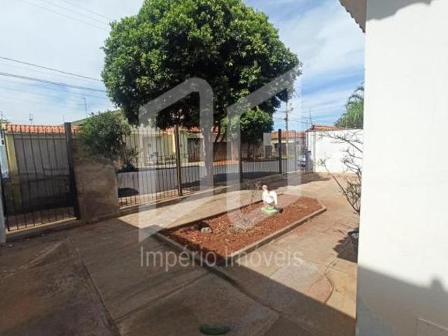 Casa para venda em Centro de 267.00m² com 3 Quartos e 3 Garagens