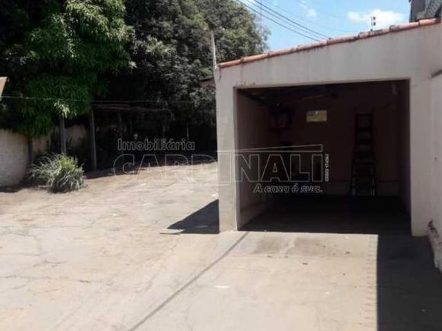 Casa para venda em Centro de 264.00m² com 3 Quartos e 4 Garagens