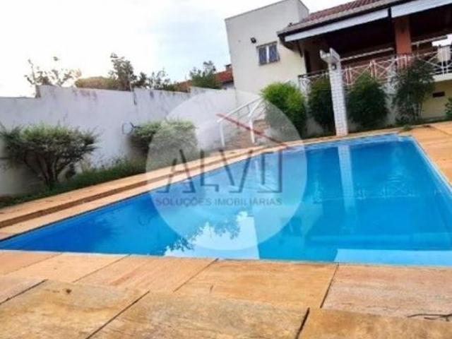 Casa para venda em Centro de 278.00m² com 3 Quartos, 1 Suite e 4 Garagens