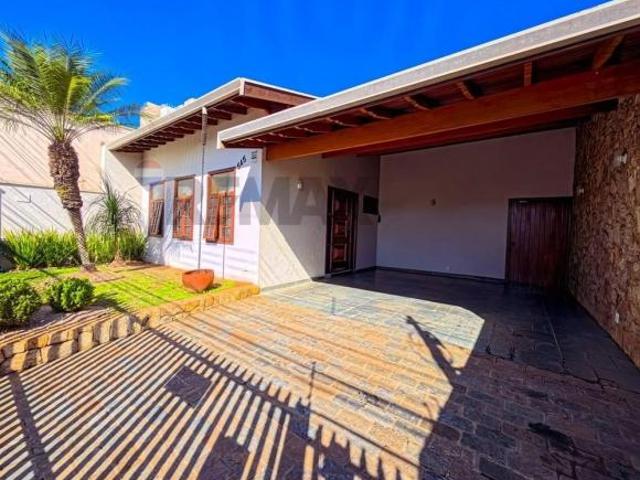 Casa para venda em Centro de 283.00m² com 6 Quartos, 2 Suites e 2 Garagens