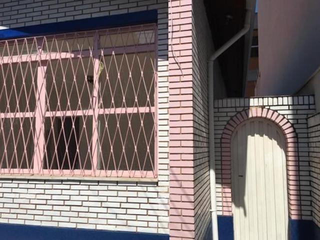 Casa para venda em Centro de 280.00m² com 3 Quartos, 1 Suite e 3 Garagens