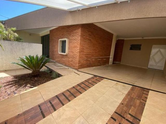 Casa para venda em Centro de 287.00m² com 4 Quartos, 1 Suite e 2 Garagens