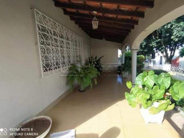 Casa para venda em Centro de 285.00m² com 4 Quartos e 1 Garagem