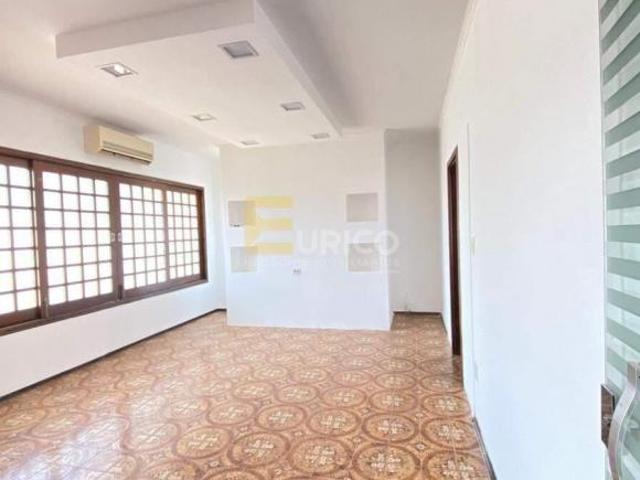 Casa para venda em Centro de 289.48m² com 3 Quartos, 1 Suite e 6 Garagens