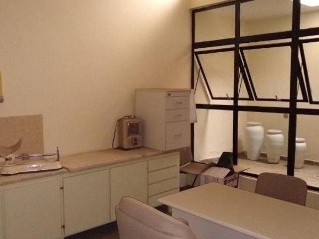 Casa para venda em Centro de 203.00m² com 1 Quarto, 1 Suite e 1 Garagem