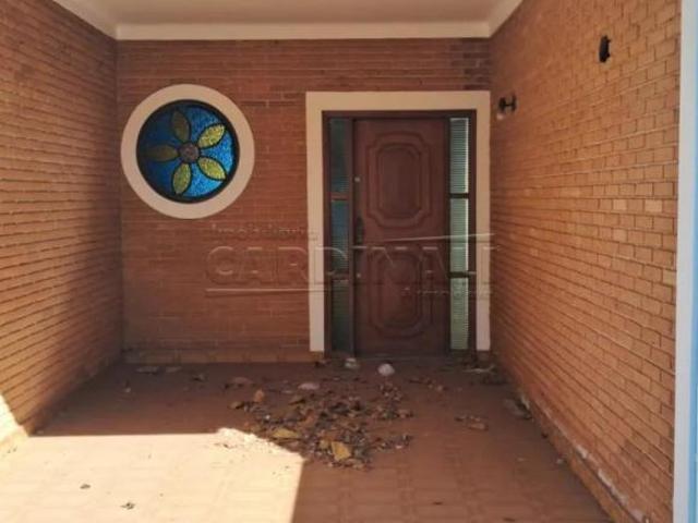 Casa para venda em Centro de 203.00m² com 4 Quartos, 2 Suites e 3 Garagens