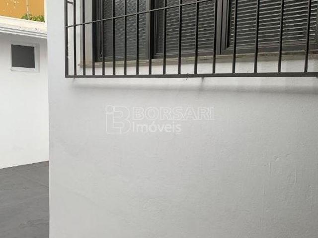 Casa para venda em Centro de 200.00m² com 3 Quartos, 1 Suite e 3 Garagens