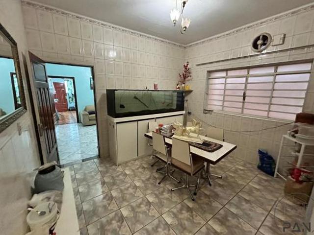 Casa para venda em Centro de 200.00m² com 3 Quartos e 4 Garagens