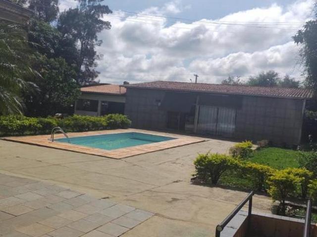 Casa para venda em Centro de 200.00m² com 4 Quartos e 10 Garagens