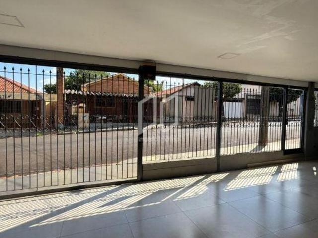 Casa para venda em Centro de 201.00m² com 3 Quartos e 2 Garagens