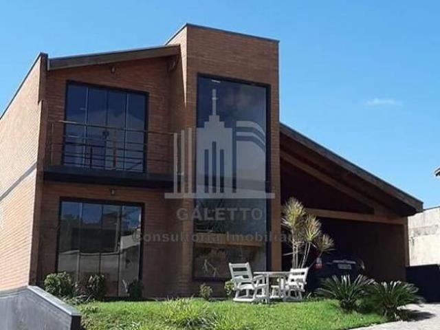 Casa para venda em CENTRO de 202.15m² com 3 Quartos, 1 Suite e 4 Garagens