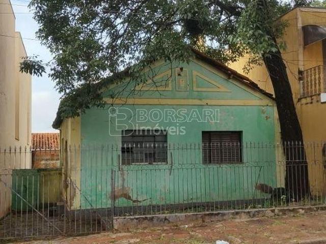 Casa para venda em Centro de 207.00m² com 2 Quartos e 1 Garagem