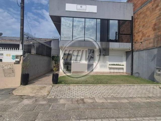 Casa para venda em Centro de 205.00m² com 4 Quartos, 2 Suites e 5 Garagens