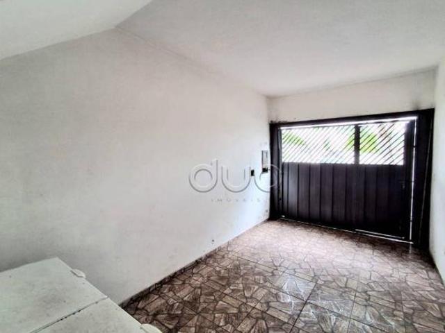 Casa para venda em Centro de 212.00m² com 3 Quartos, 1 Suite e 3 Garagens