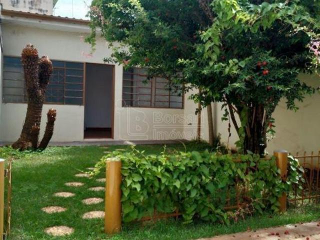 Casa para venda em Centro de 216.00m² com 4 Quartos e 3 Garagens