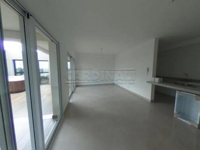 Casa para venda em Centro de 218.00m² com 3 Quartos, 3 Suites e 3 Garagens