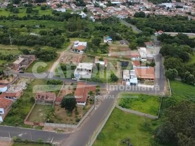 Casa para venda em Centro de 220.00m² com 2 Quartos e 2 Garagens