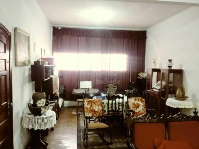 Casa para venda em Centro de 221.00m² com 4 Quartos, 1 Suite e 5 Garagens