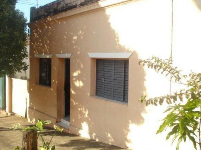 Casa para venda em Centro de 221.00m² com 4 Quartos e 6 Garagens