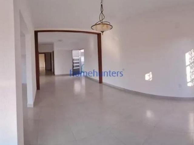 Casa para venda em Centro de 227.00m² com 3 Quartos, 3 Suites e 2 Garagens