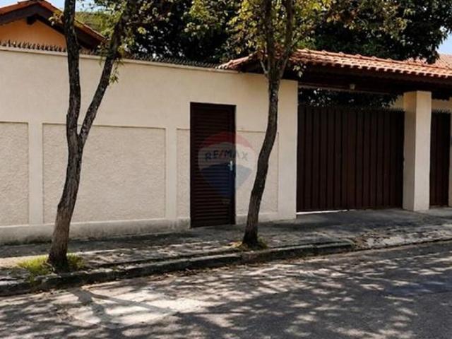 Casa para venda em Centro de 226.88m² com 2 Quartos, 4 Suites e 4 Garagens