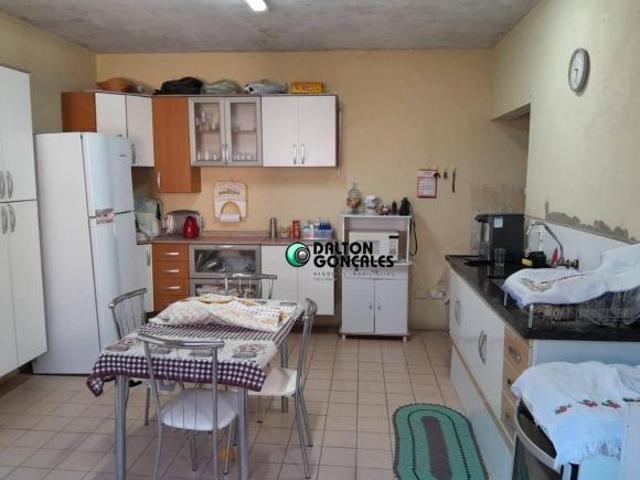 Casa para venda em Centro de 230.00m² com 3 Quartos e 1 Garagem
