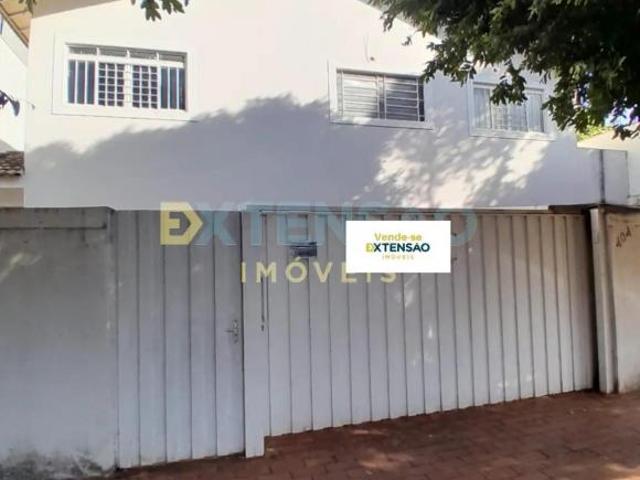 Casa para venda em Centro de 238.00m² com 6 Quartos, 2 Suites e 3 Garagens