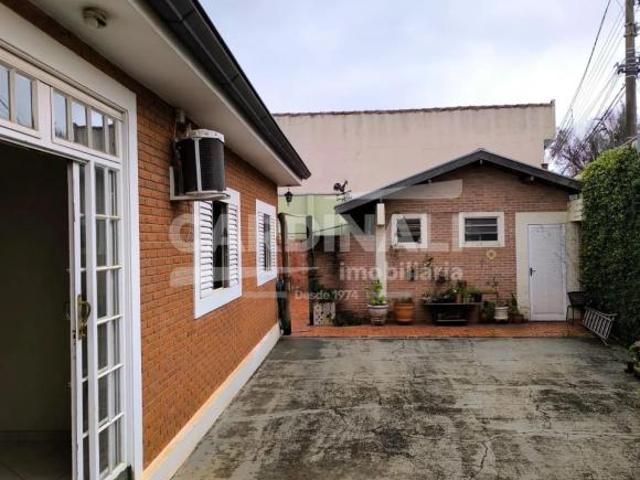 Casa para venda em Centro de 340.00m² com 3 Quartos e 4 Garagens