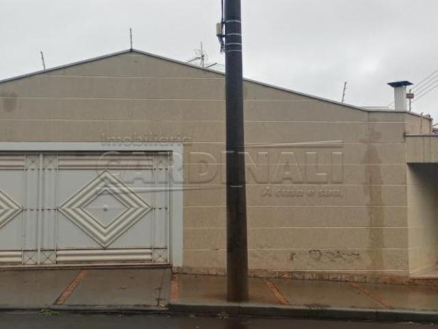 Casa para venda em Centro de 353.00m² com 3 Quartos, 2 Suites e 2 Garagens
