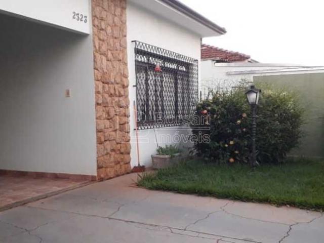 Casa para venda em Centro em Araraquara São Paulo de 350.00m² com 3 Quartos, 1 Suíte e 10 Garagens